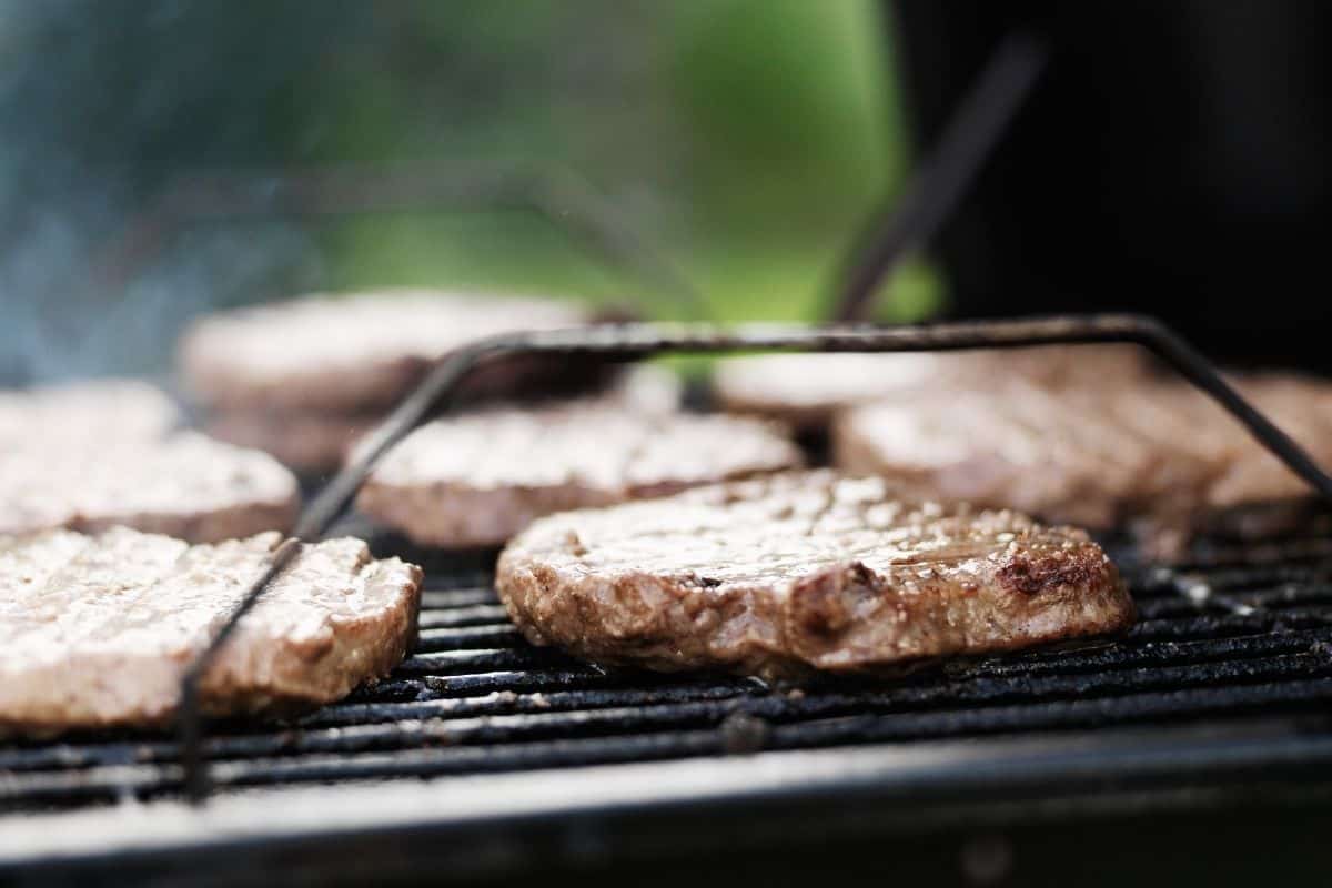 How To Know When A Hamburger Is Cooked (Essential Tips) – topfoodinfo.com